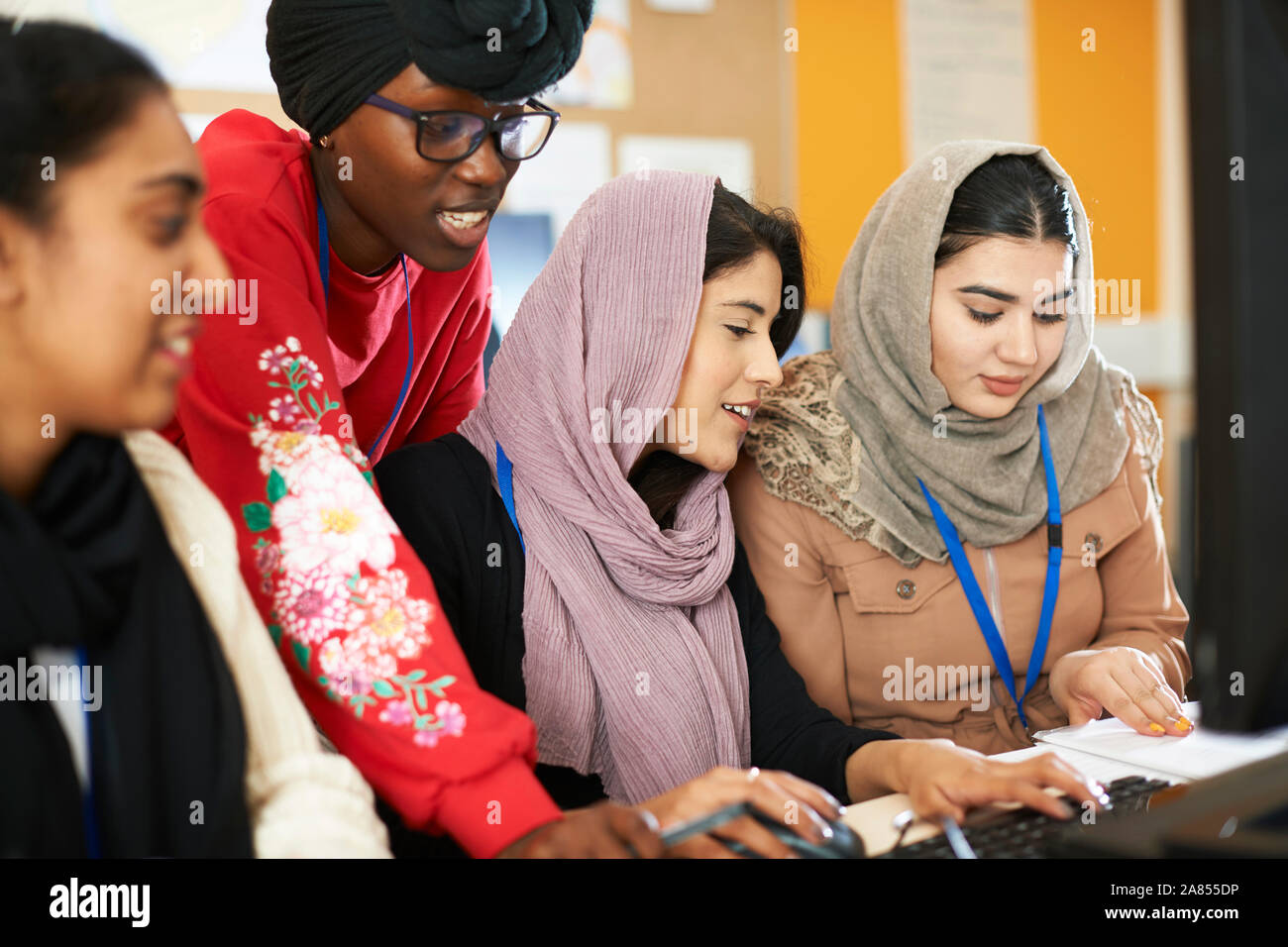 Indian girl computer school hi-res stock photography and images - Alamy