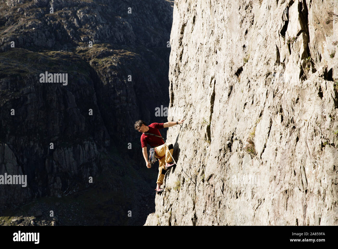 Shoulder of rock hi-res stock photography and images - Alamy