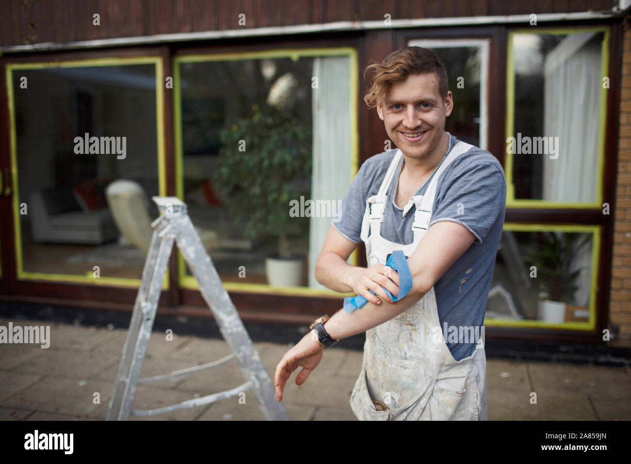 Male 25 portrait hi-res stock photography and images - Alamy