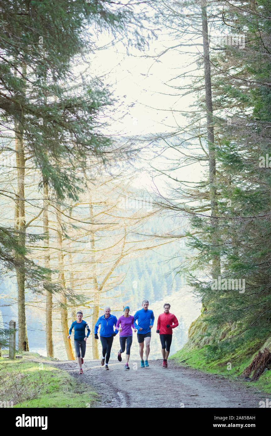 Mother daughter jogging on hi-res stock photography and images - Alamy