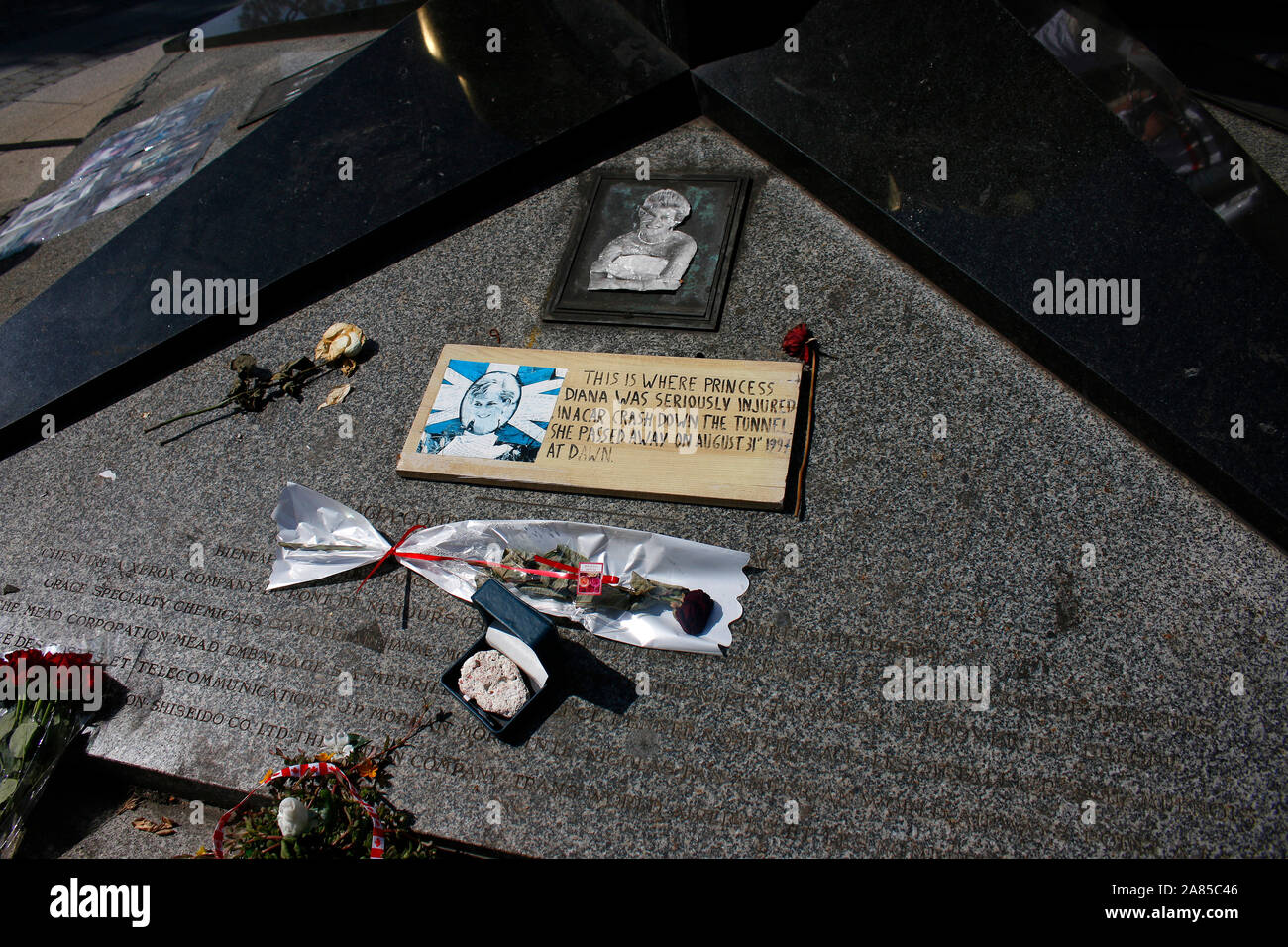 Lady diana paris tunnel hi-res stock photography and images - Alamy