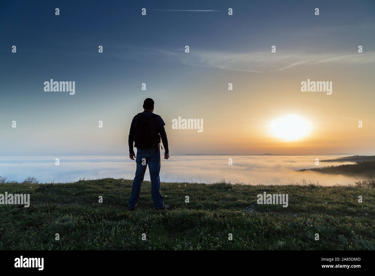 Fog over hill hi-res stock photography and images - Alamy