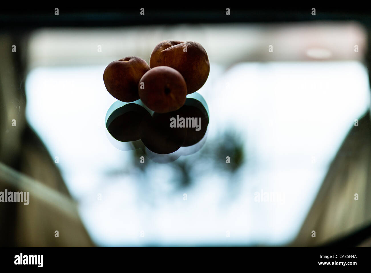 Glass table reflection reflect hi-res stock photography and images - Alamy