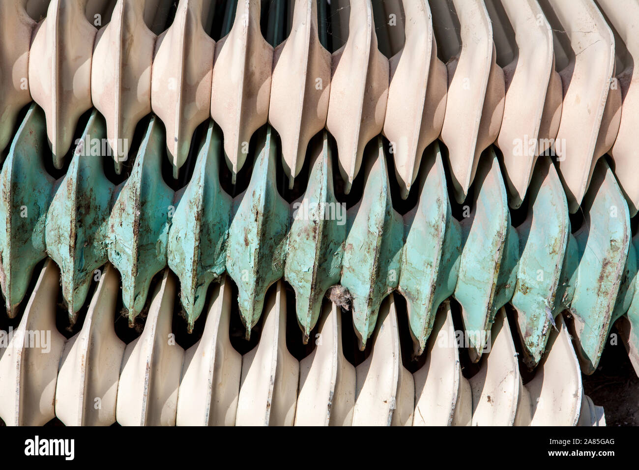 Old fashioned cast iron radiator hi-res stock photography and images ...