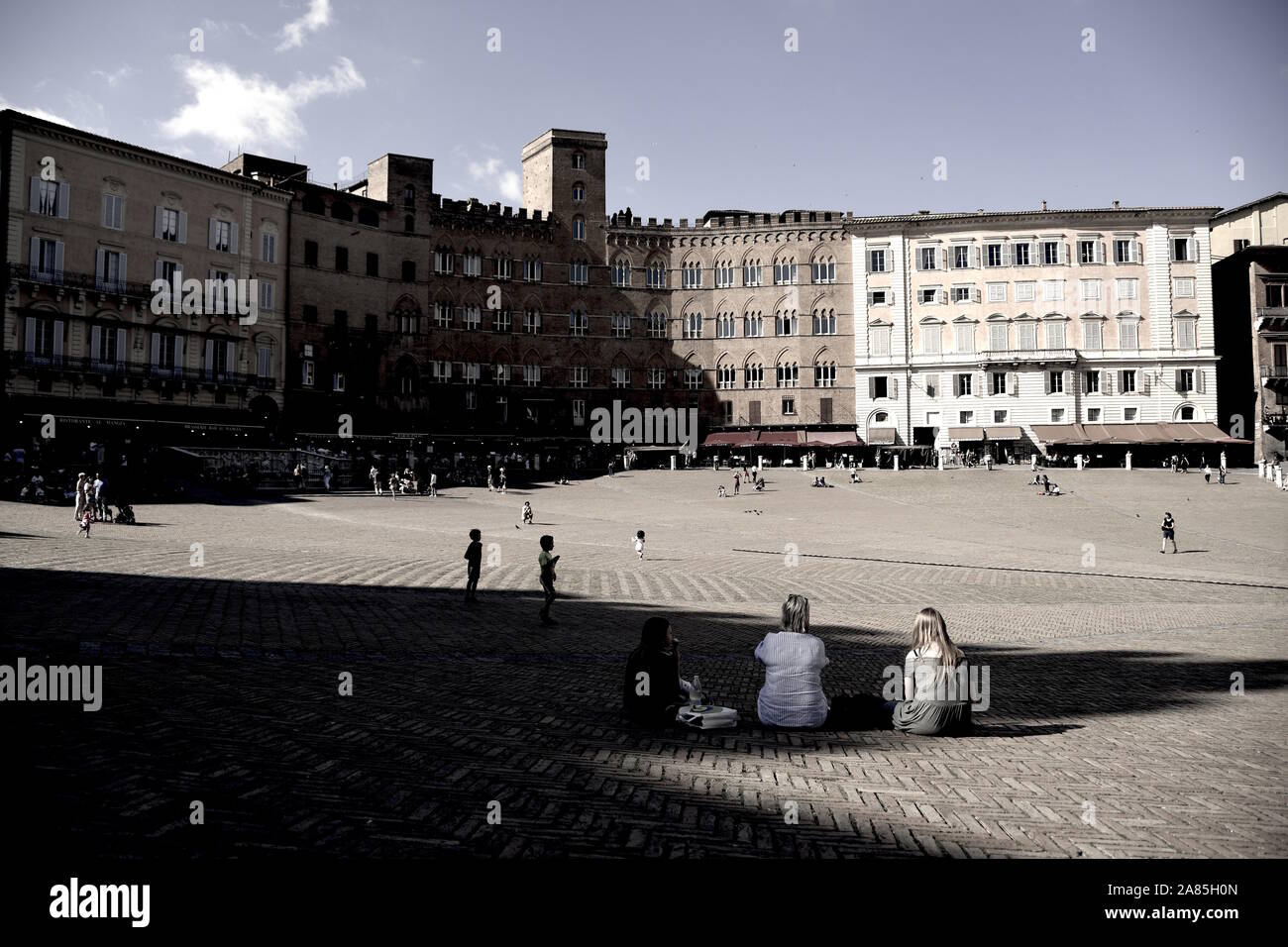 Street scale italy hi-res stock photography and images - Alamy