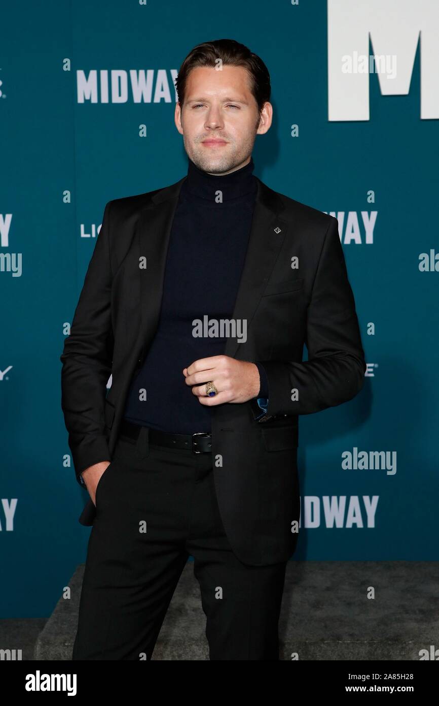 Los Angeles, CA. 5th Nov, 2019. Luke Kleintank at arrivals for MIDWAY ...