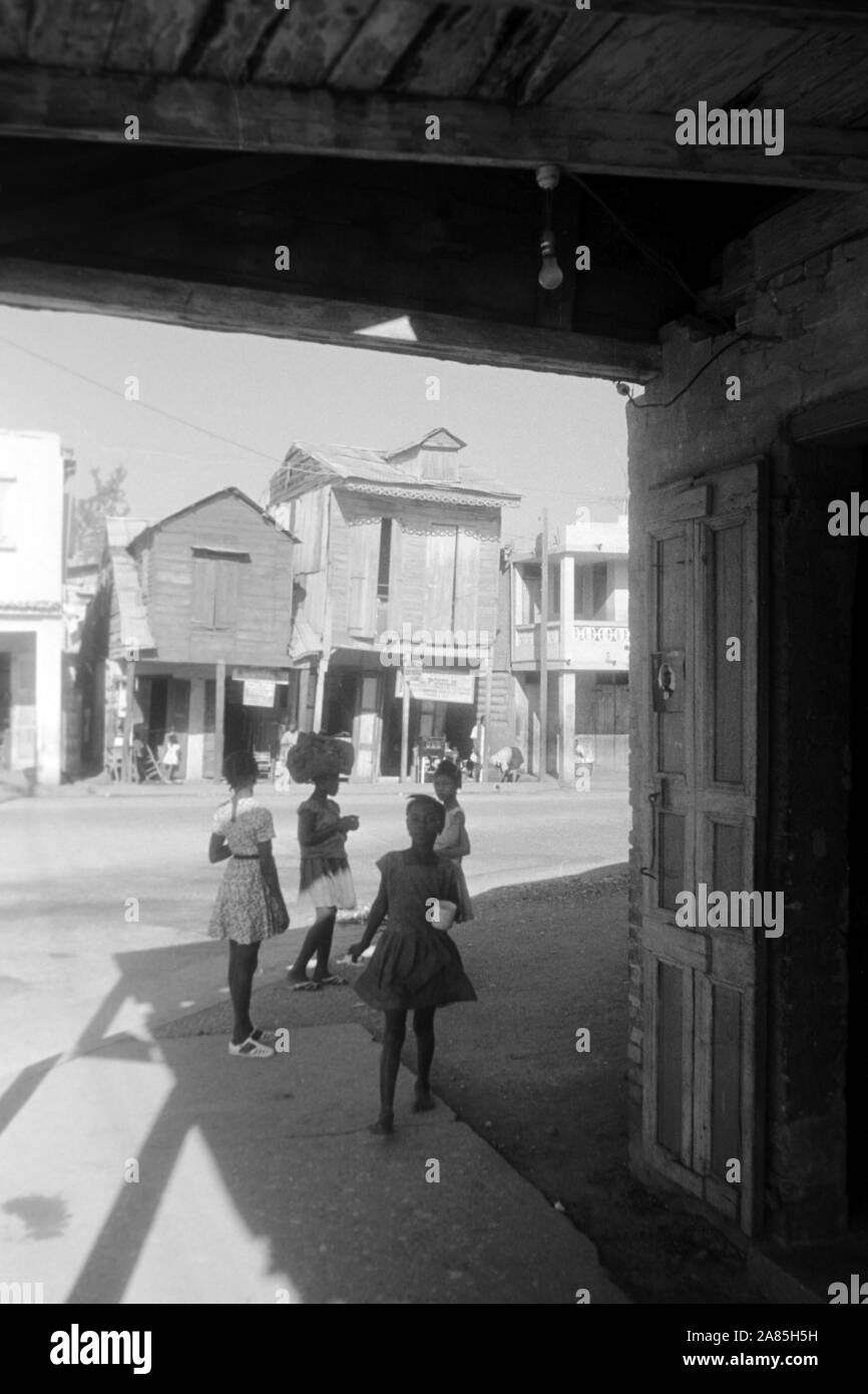 Haiti port au prince street Black and White Stock Photos & Images - Alamy