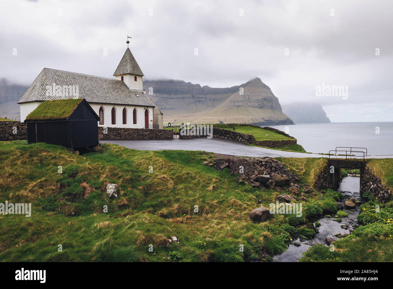 Small islands in the ocean hi-res stock photography and images - Alamy