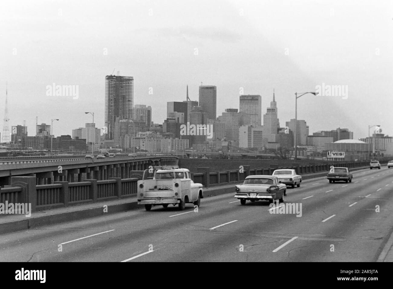 Dallas Skyline Black and White Stock Photos & Images - Alamy