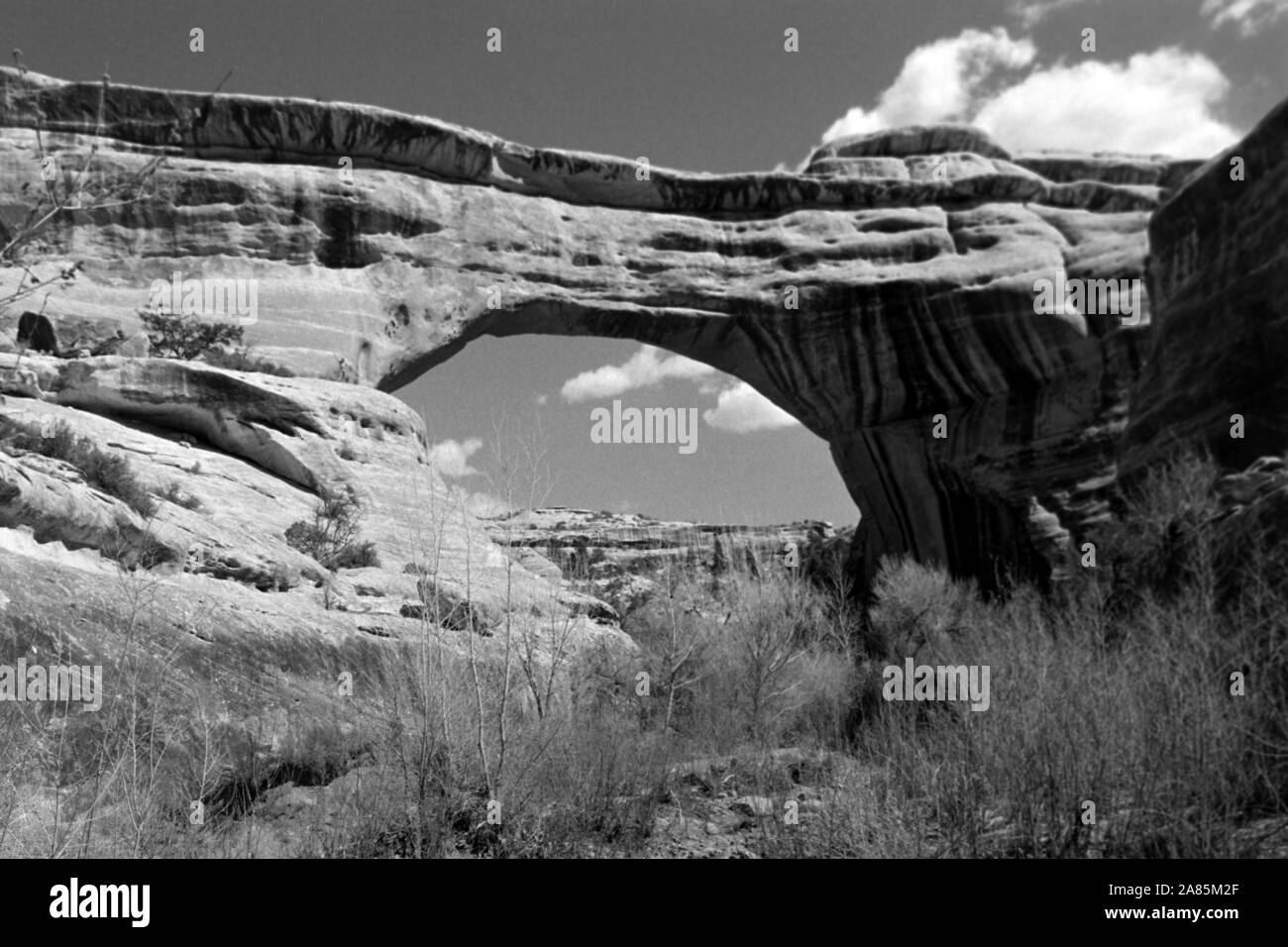 Sandsteinbogen in Utah, 1960er. Sandstone Arch in Utah, 1960s Stock ...