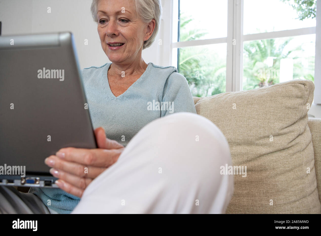 Senior communication hi-res stock photography and images - Alamy