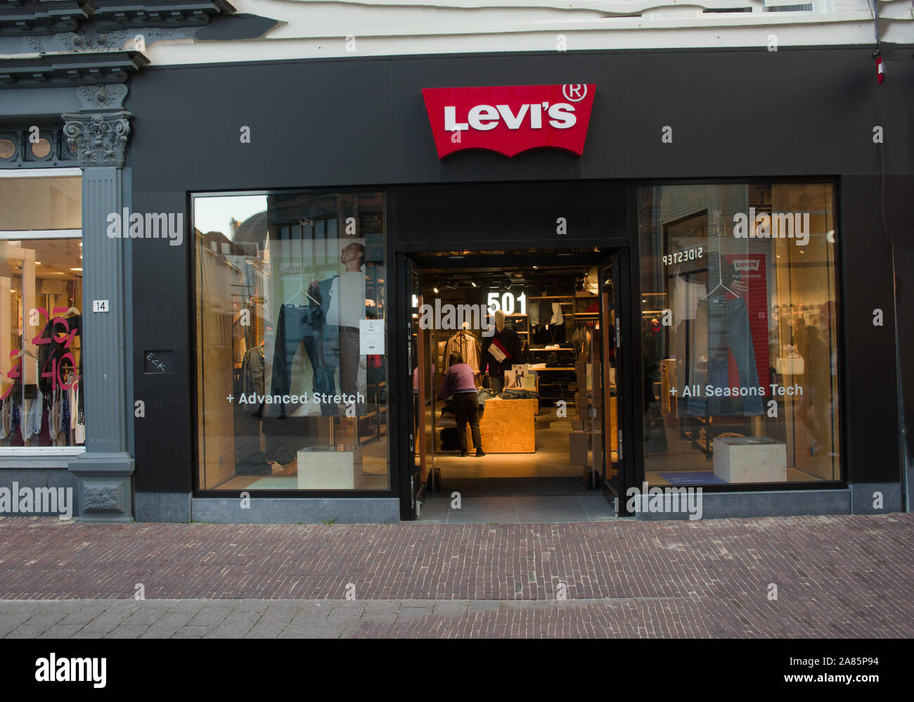 Levi strauss store front hi-res stock photography and images - Alamy