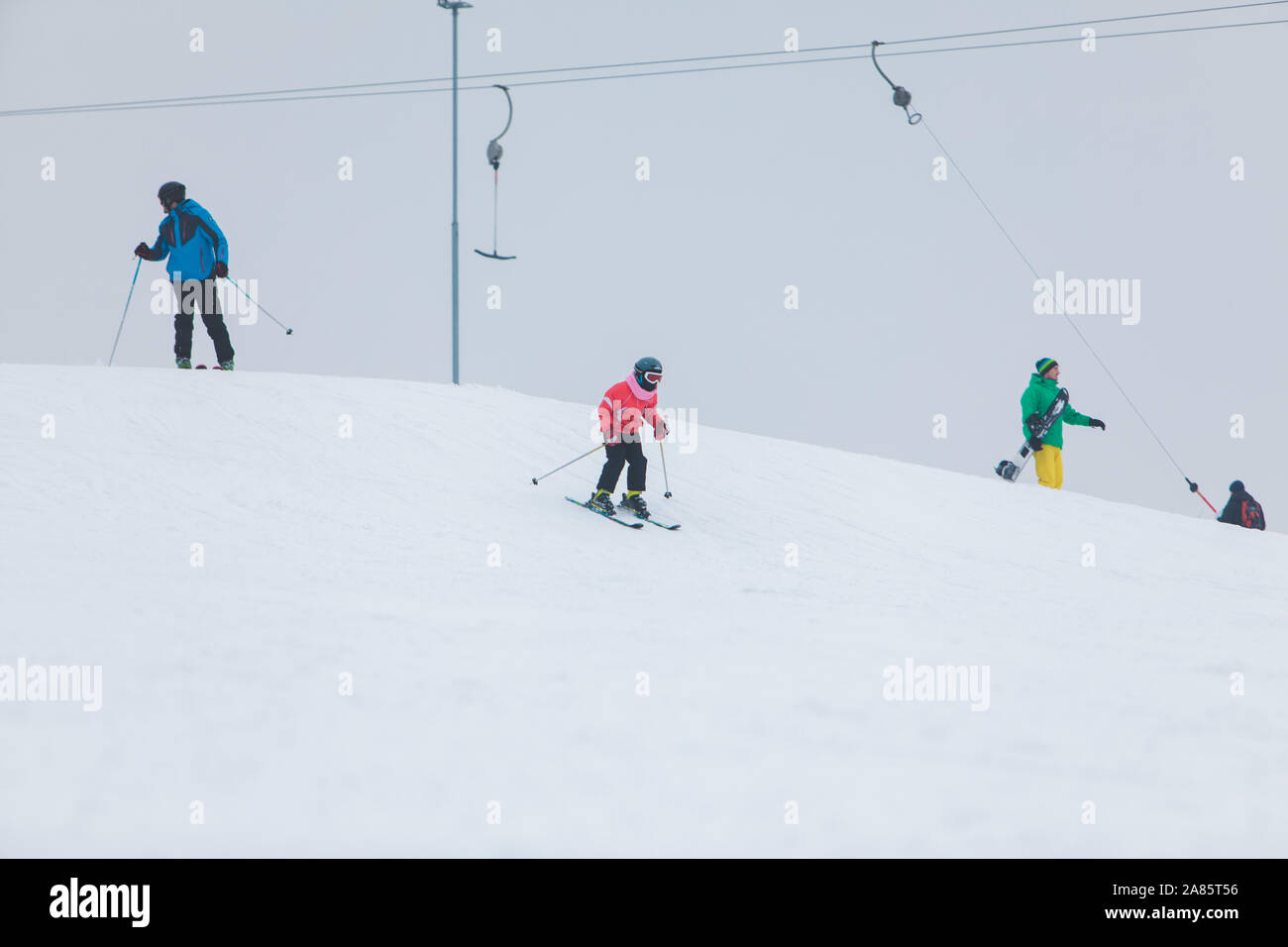 little kid learning to ski Stock Photo - Alamy