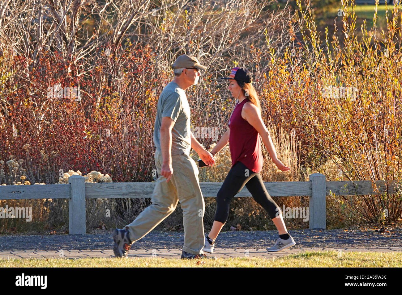 Opposite directions hi-res stock photography and images - Alamy