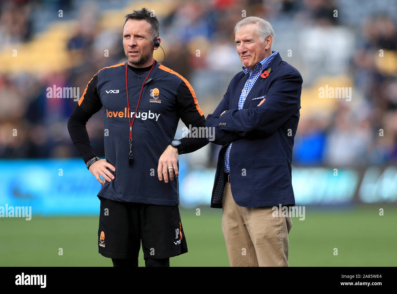 Worcester Warriors director of rugby Alan Solomons (right Stock Photo ...