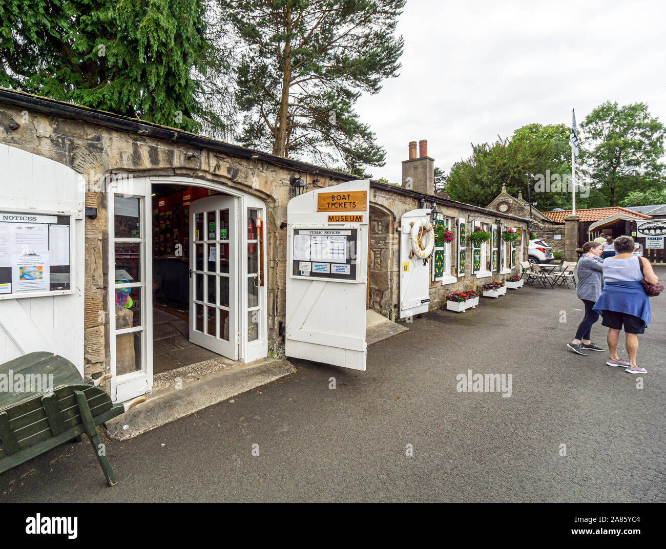 Linlithgow canal hi-res stock photography and images - Alamy