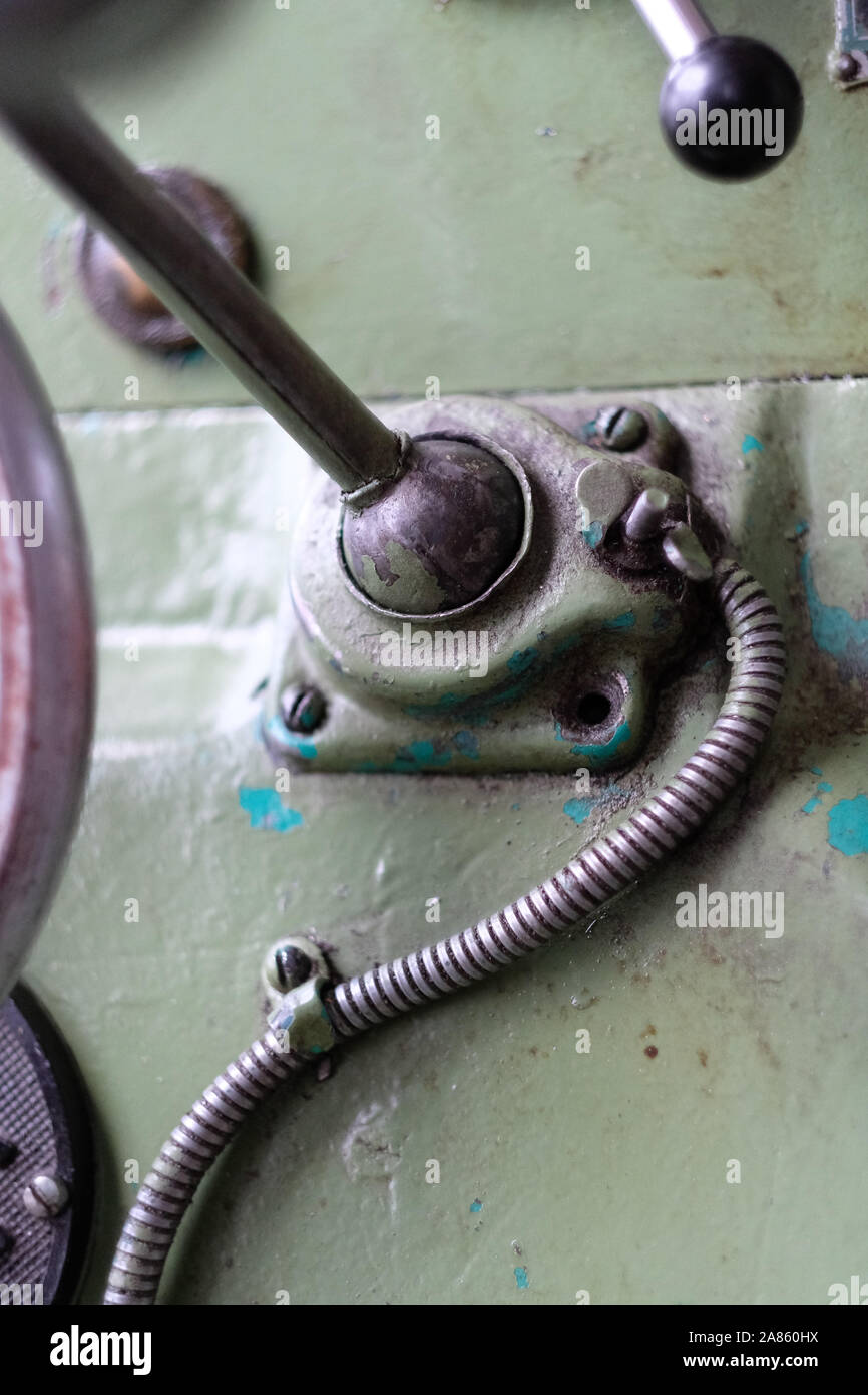 Mechanical control lever for metalworking machine with electric drive ...