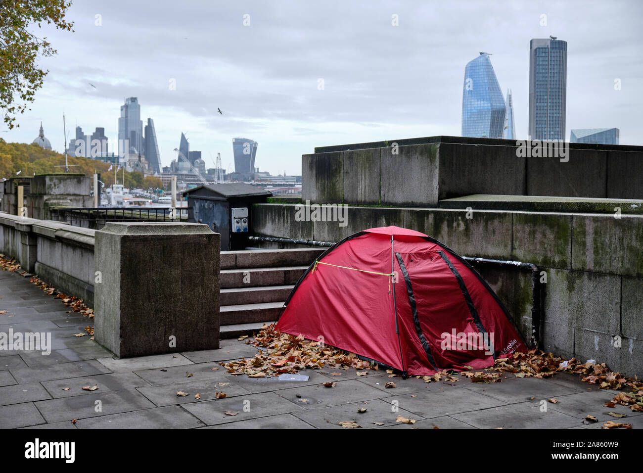 Homeless day shelter hi-res stock photography and images - Alamy