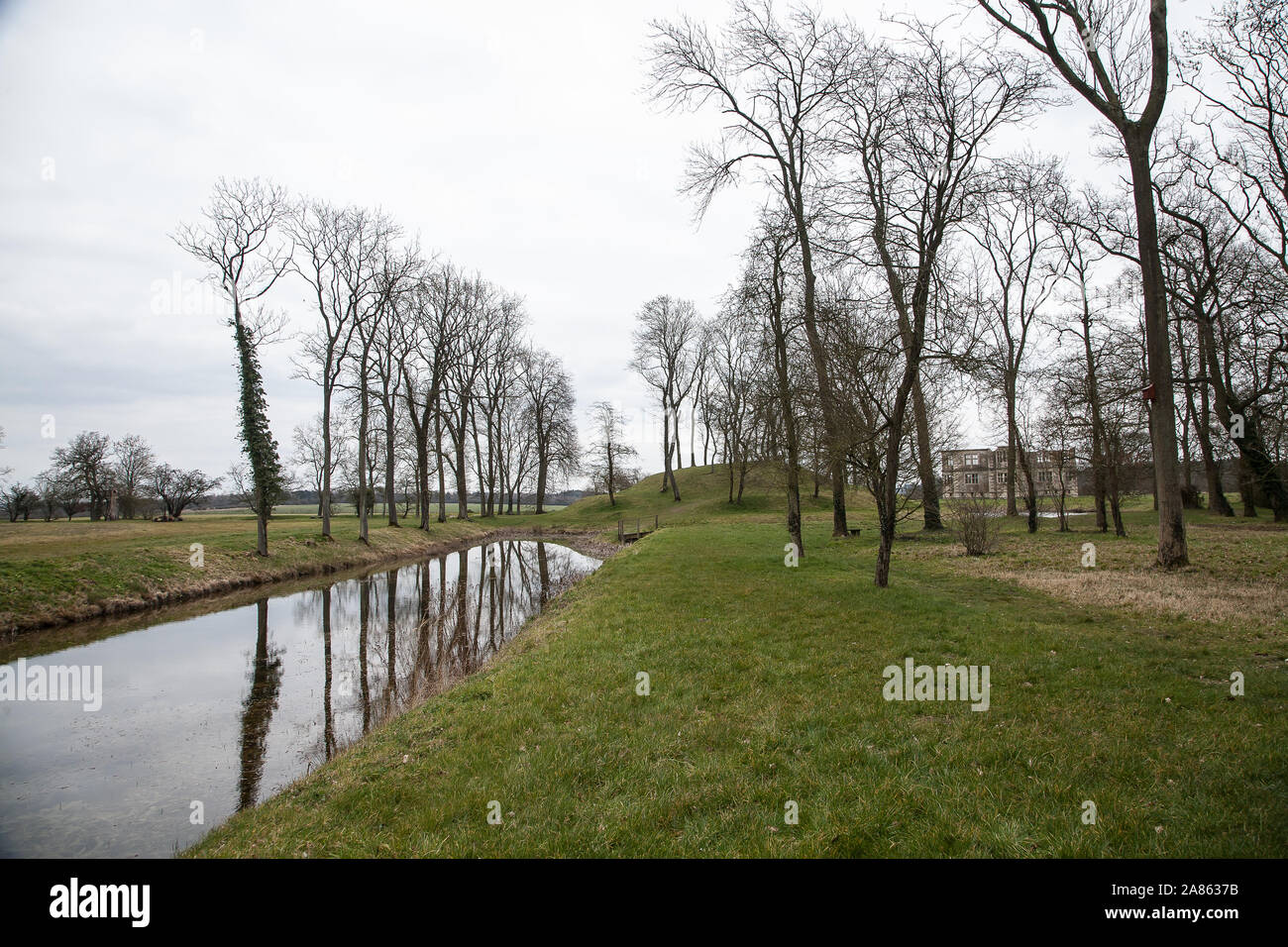 Sir thomas tresham hi-res stock photography and images - Alamy