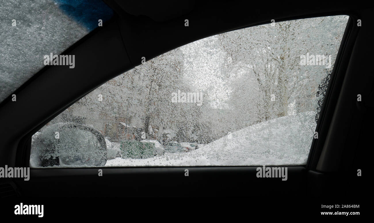 Frosty car window inside hi-res stock photography and images - Alamy