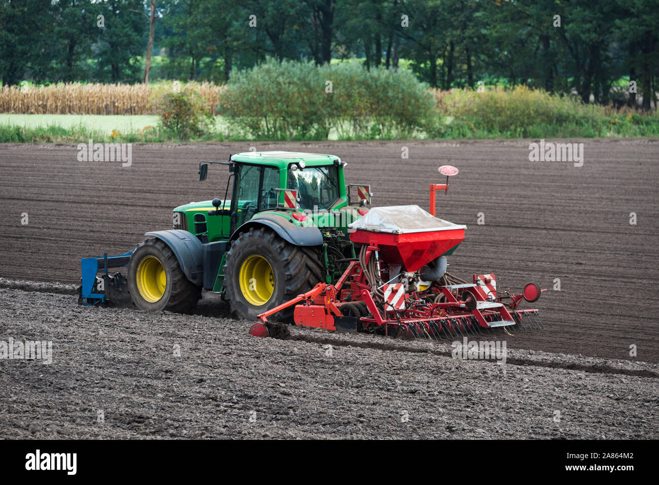 Combined seeder hi-res stock photography and images - Alamy