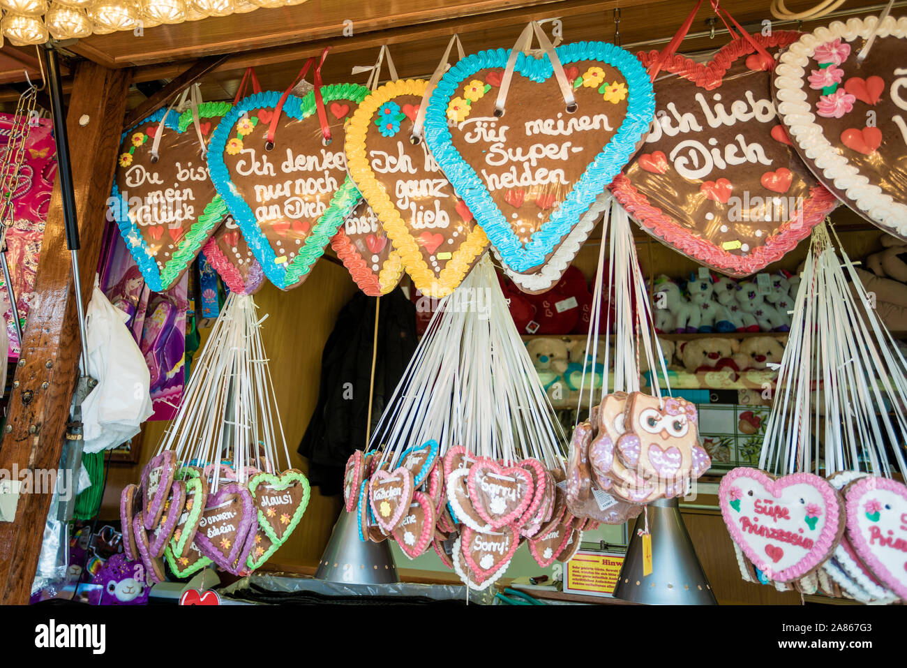 Gingerbread Hearts at German Christmas Market Stock Photo - Alamy