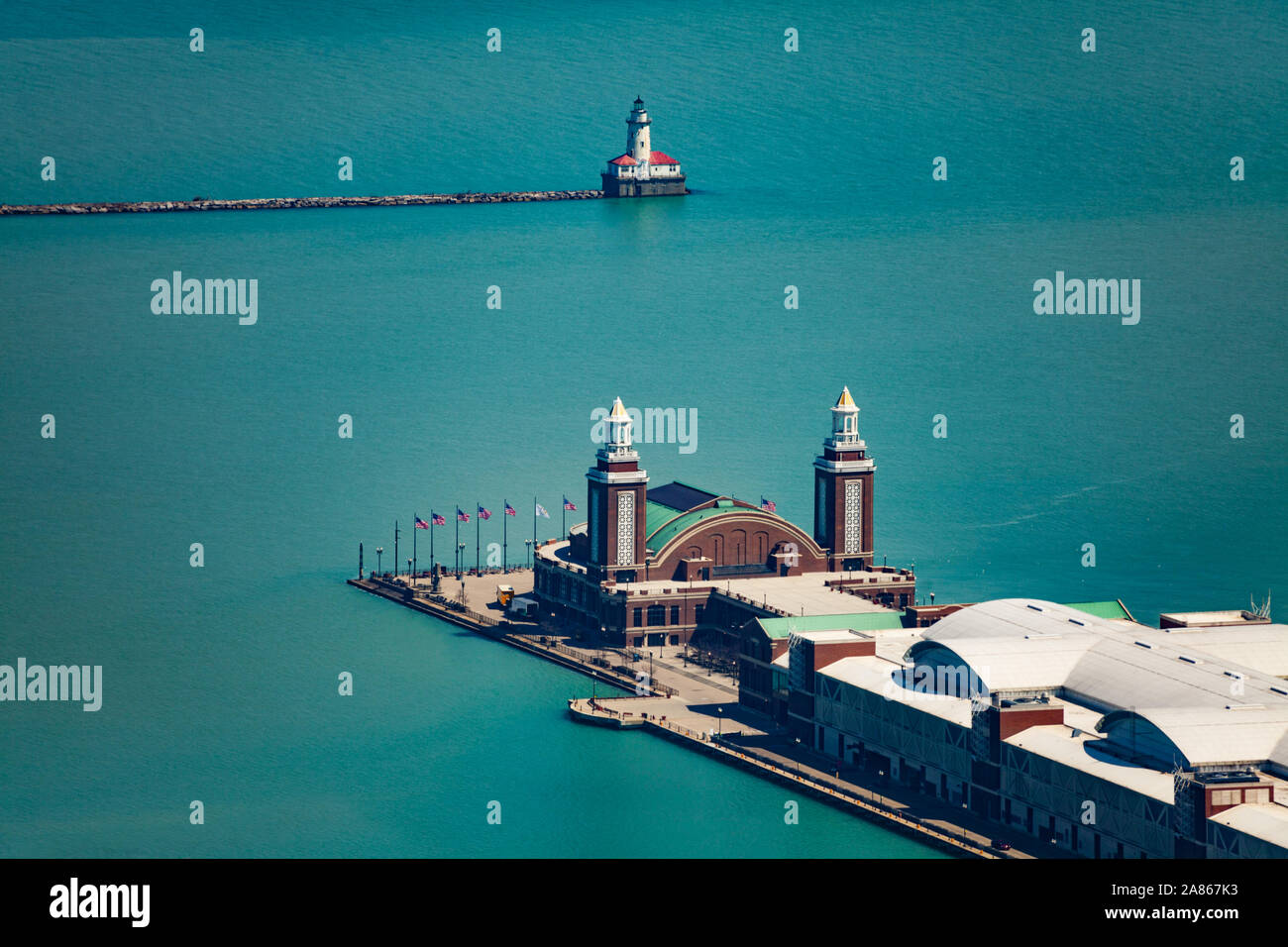 Aerial view navy pier chicago hi-res stock photography and images - Alamy