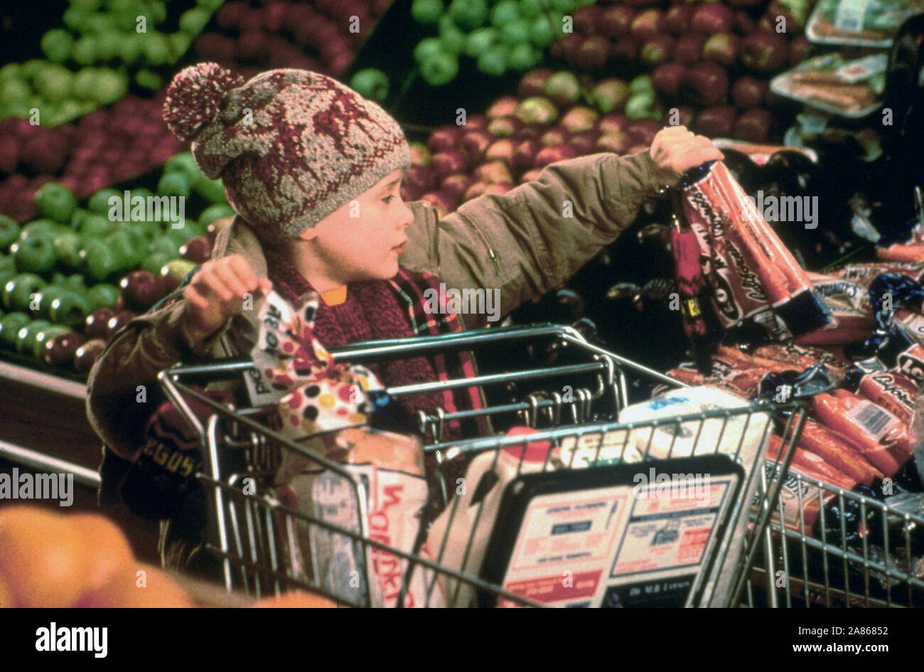 Home Alone Movie Culkin High Resolution Stock Photography and Images ...