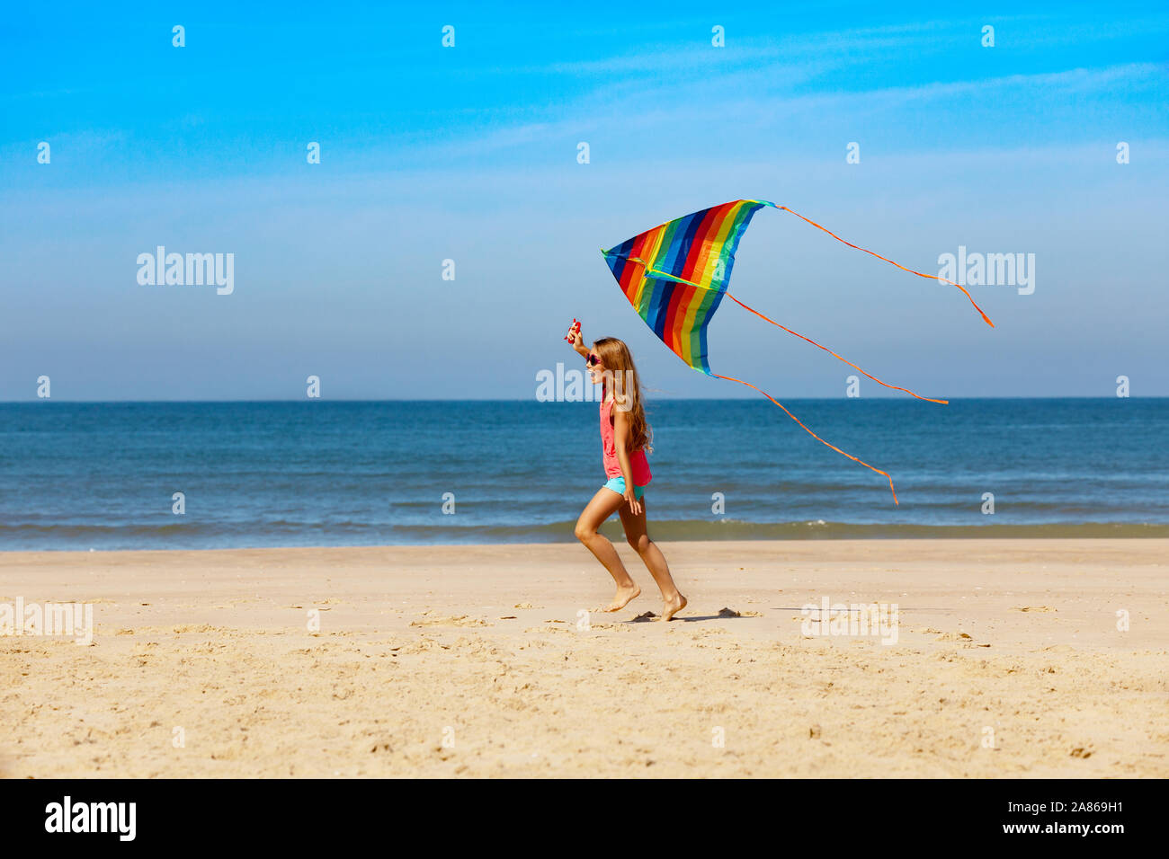 Run for kite hi-res stock photography and images - Alamy