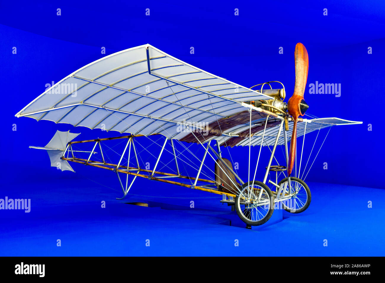 Vintage life sized hi-res stock photography and images - Alamy