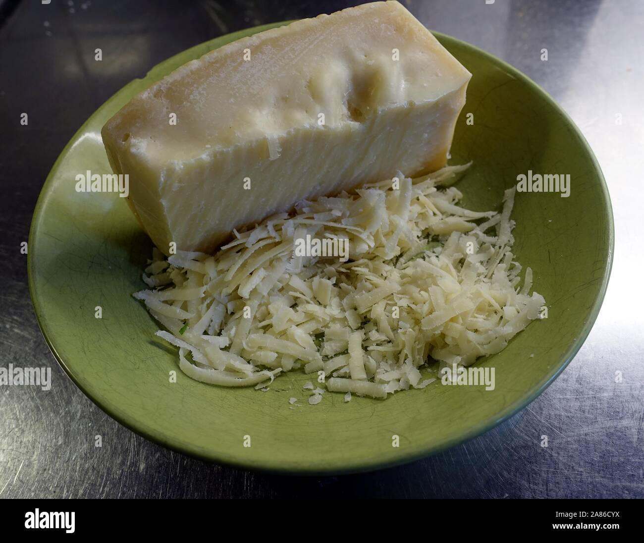 Fresh parmesan flakes hi-res stock photography and images - Alamy