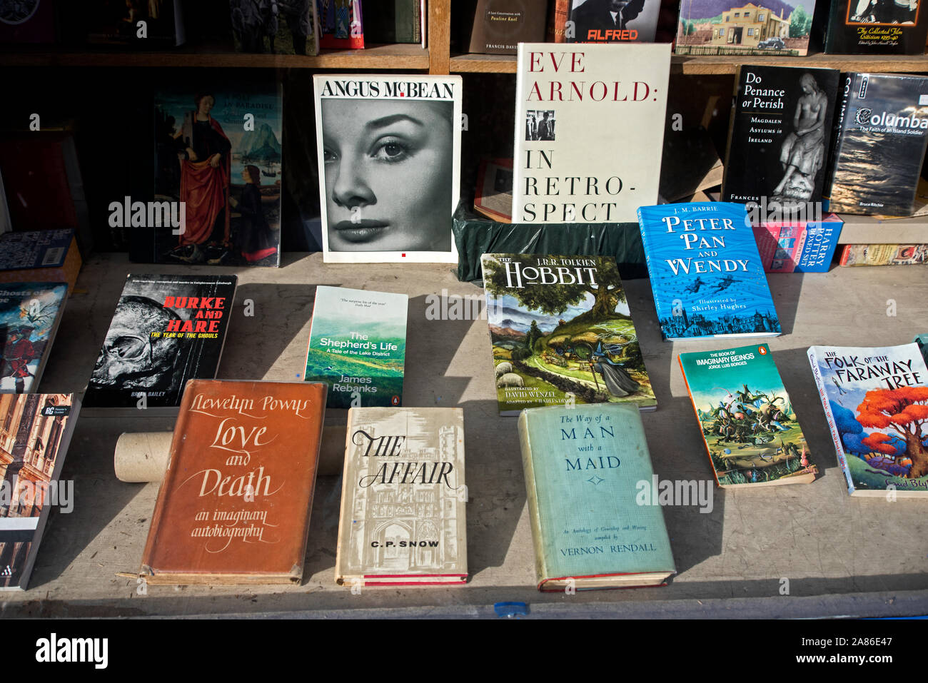 Bookshop display hi-res stock photography and images - Alamy