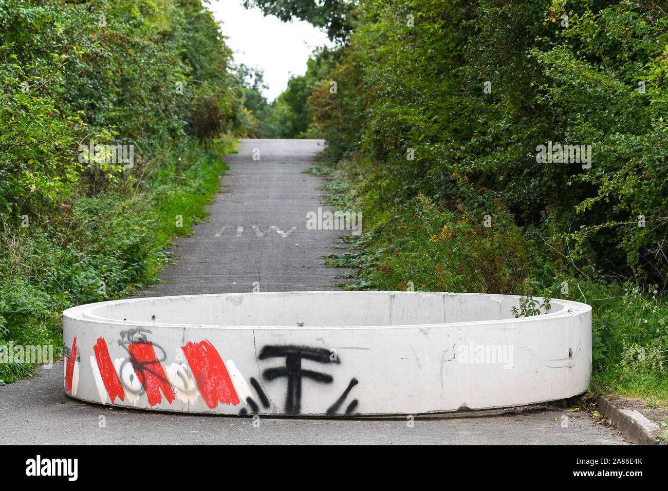 Concrete barrier, road hi-res stock photography and images - Alamy