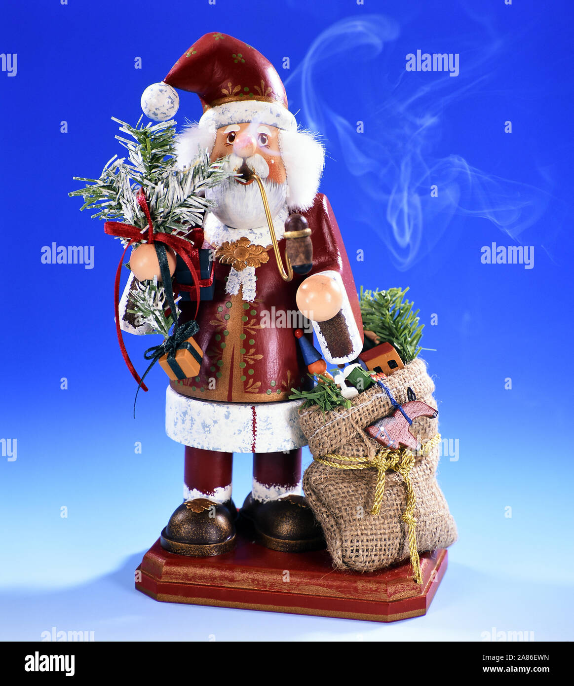 Raeuchermaennchen High Resolution Stock Photography and Images - Alamy