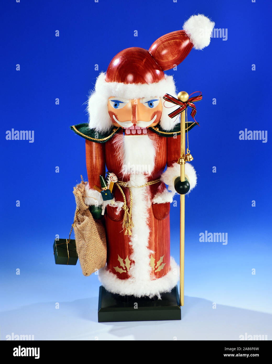 Nussknacker hi-res stock photography and images - Alamy