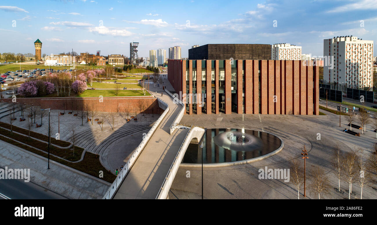 Symphonic orchestra panorama hi-res stock photography and images - Alamy