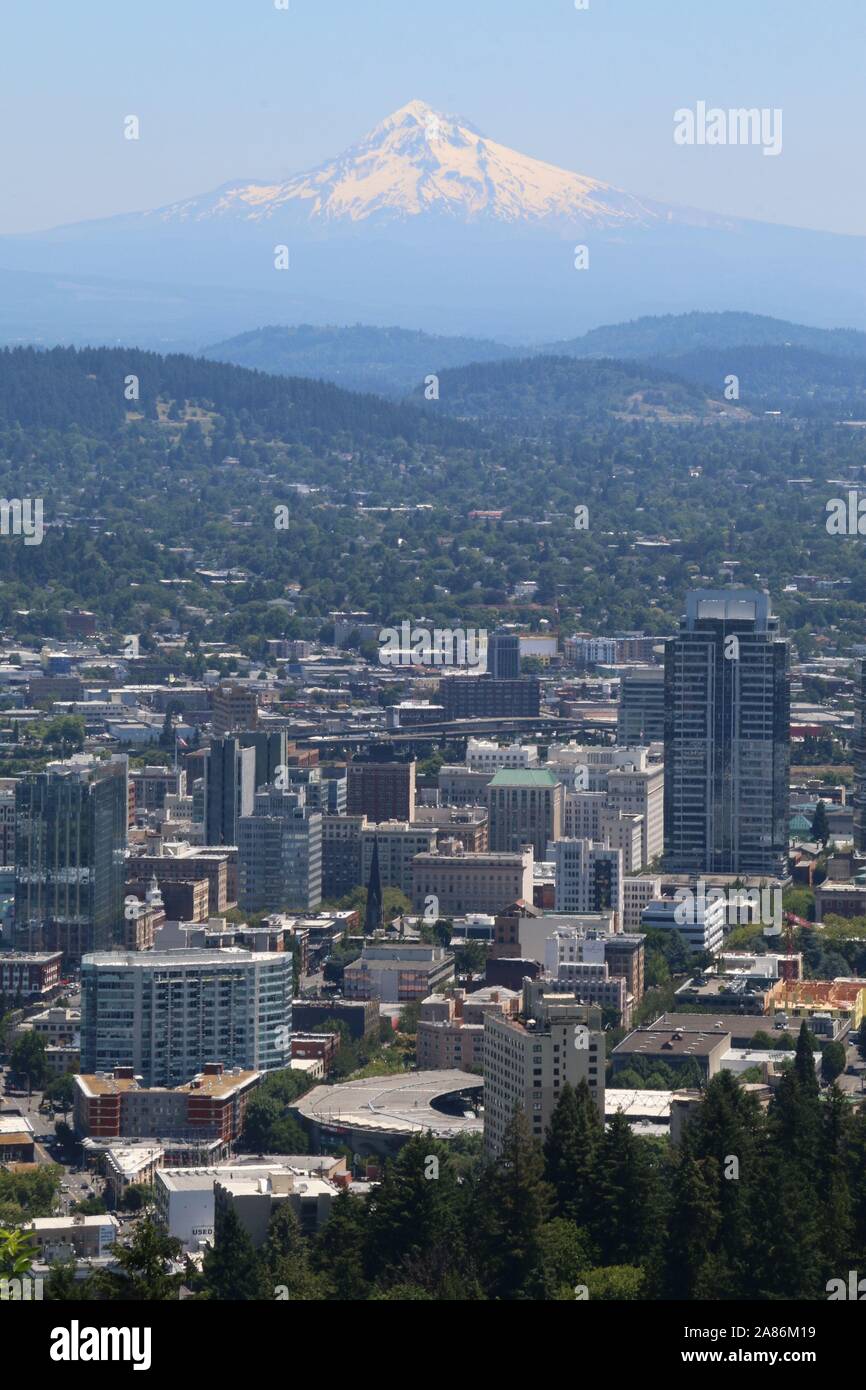 Iconic oregon landmarks hi-res stock photography and images - Alamy