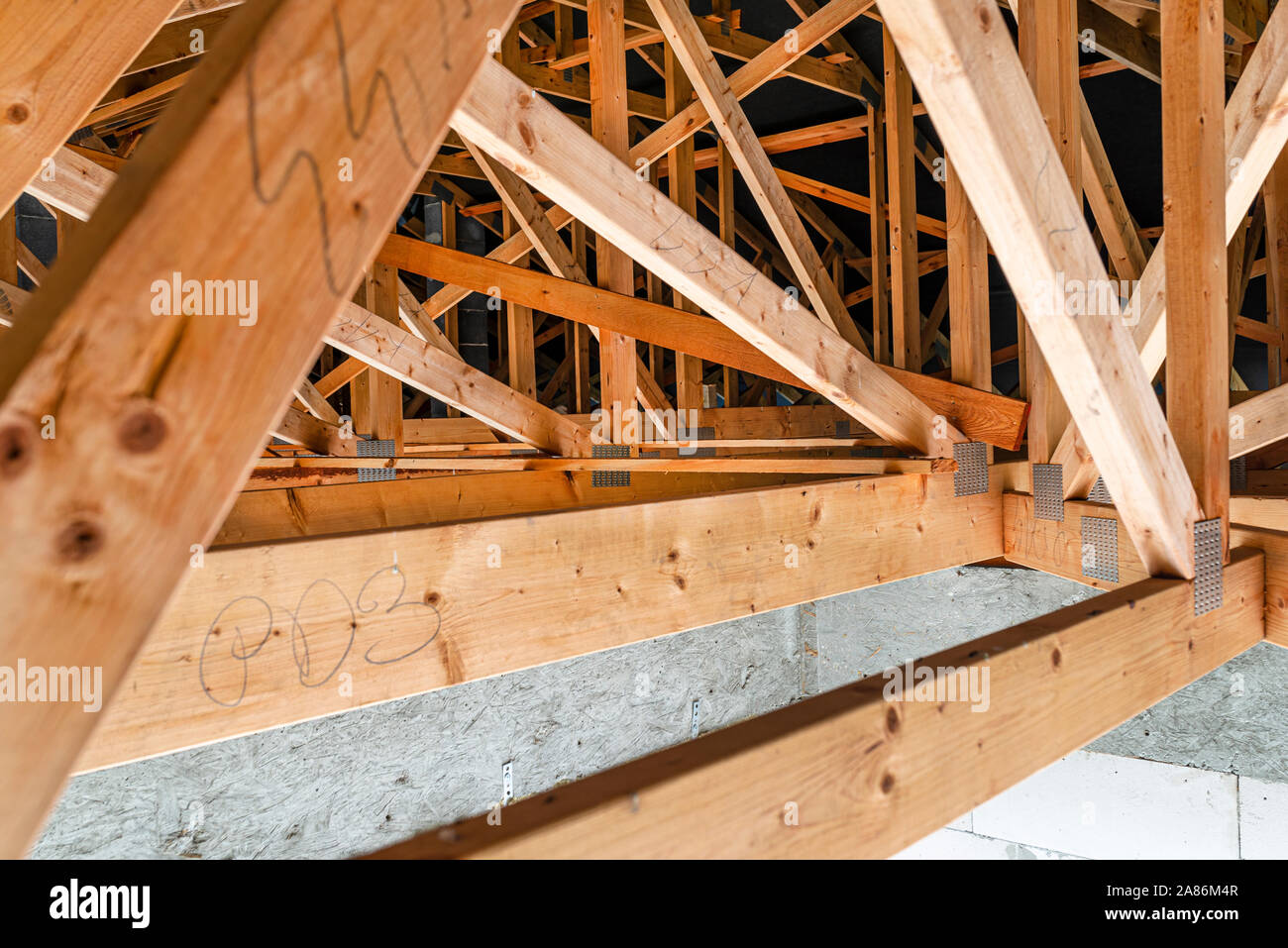 Visible roof truss hi-res stock photography and images - Alamy