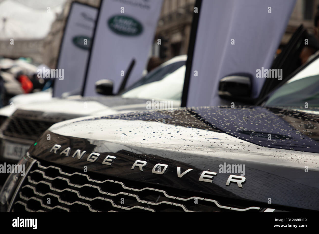 Range Rover Logo seen at Illinois Route 66 Regent Street Motor Show ...