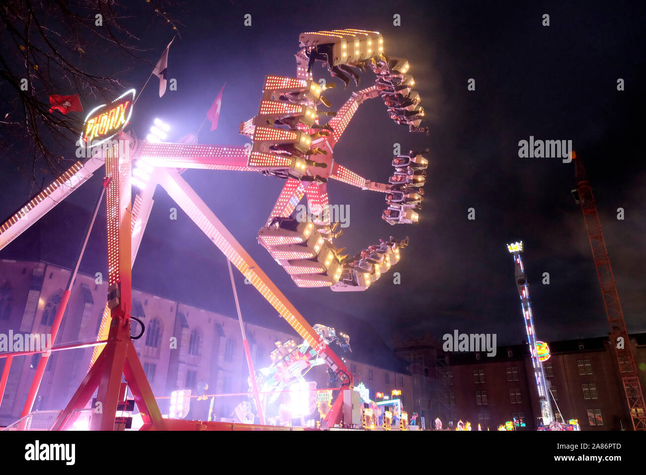 Funfair at night hi-res stock photography and images - Alamy