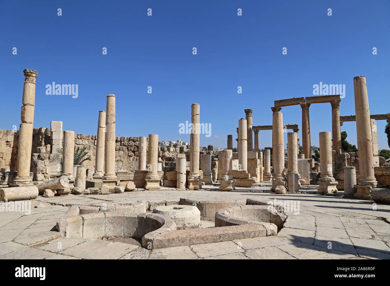 Macellum (indoor market), Jerash, Jerash Governorate, Jordan, Middle ... Macellum (indoor market), Jerash, Jerash Governorate, Jordan, Middle ...