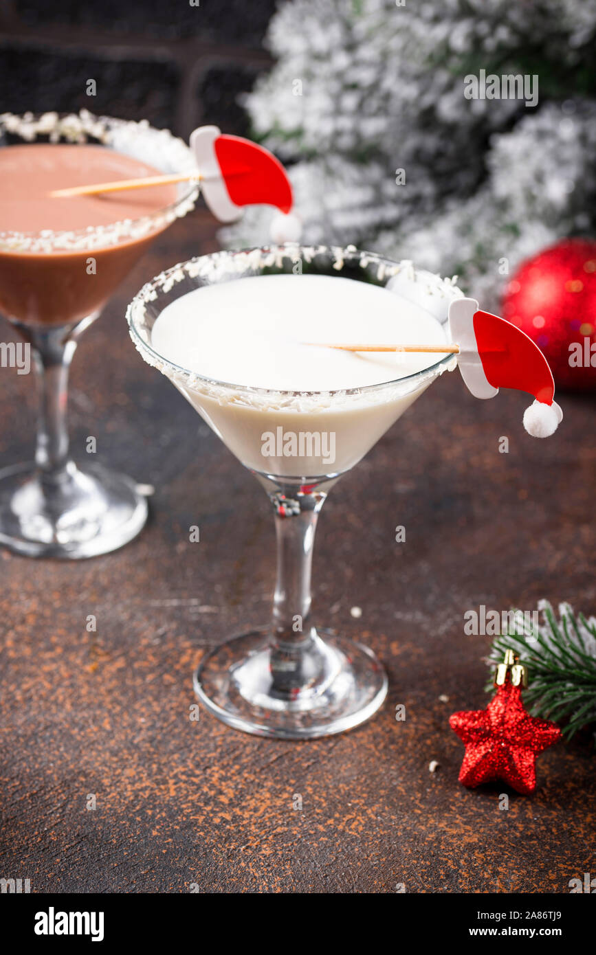 Christmas chocolate snowflake martini cocktail Stock Photo - Alamy