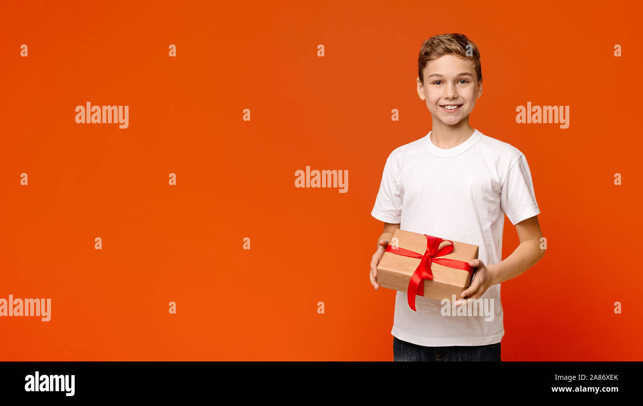 Box boy hi-res stock photography and images - Alamy