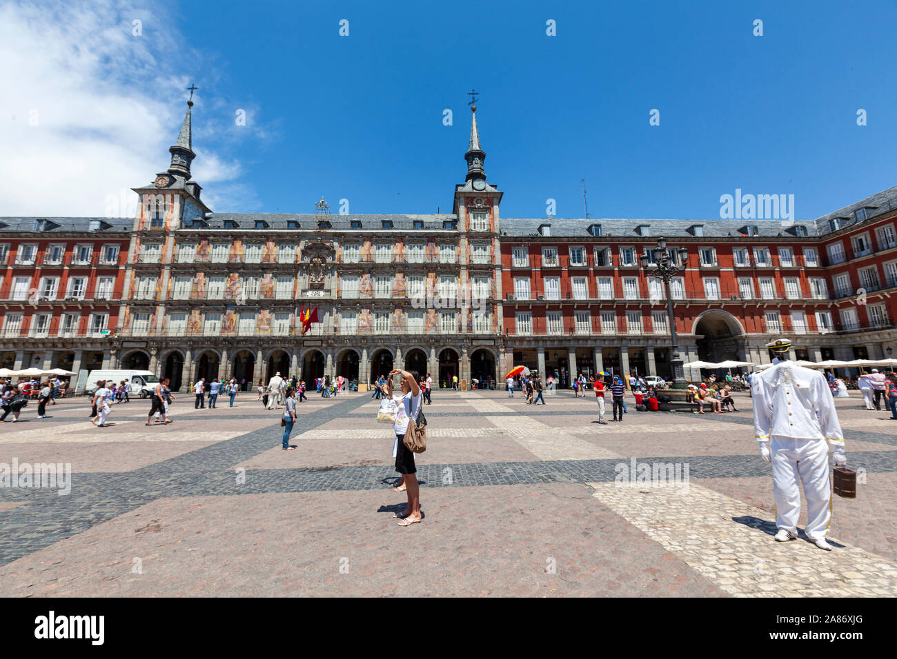 Man performer hi-res stock photography and images - Alamy