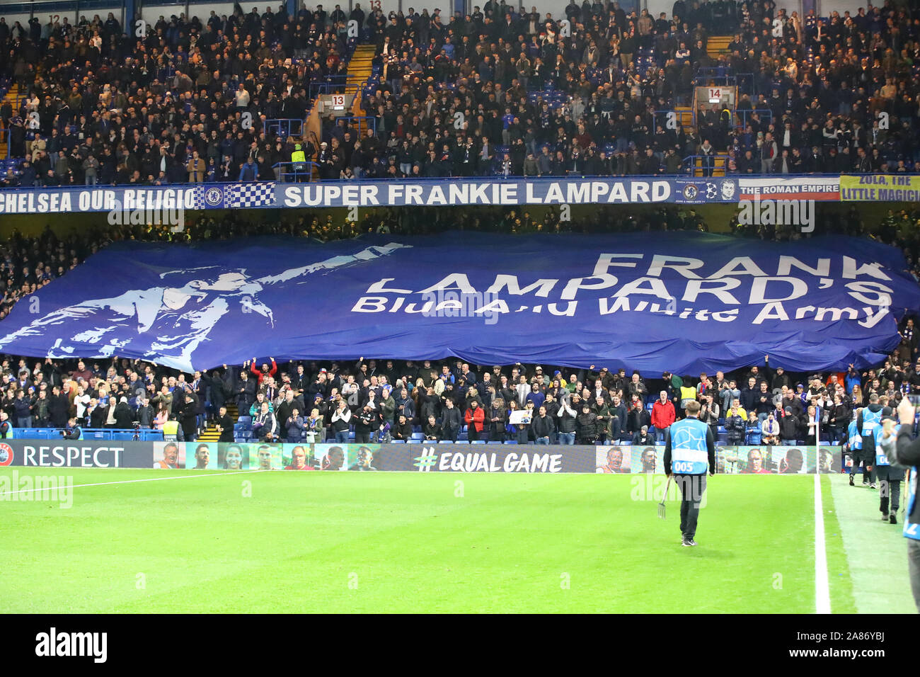 Soccer blue white v ajax hi-res stock photography and images - Alamy