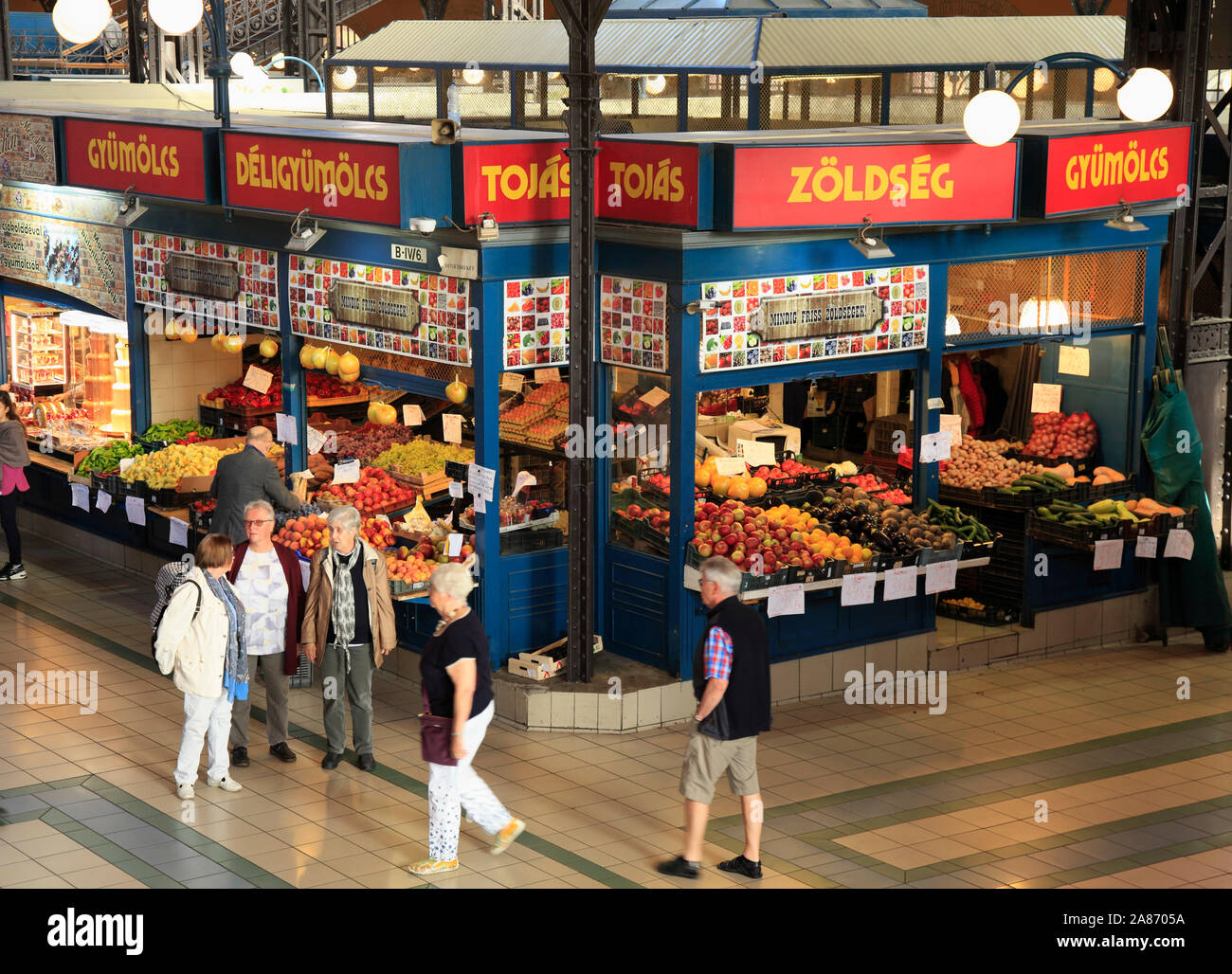 Food market budapest people hi-res stock photography and images - Alamy