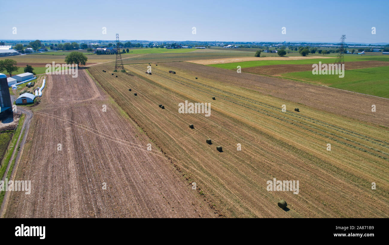 Field crops on amish farm hi-res stock photography and images - Alamy