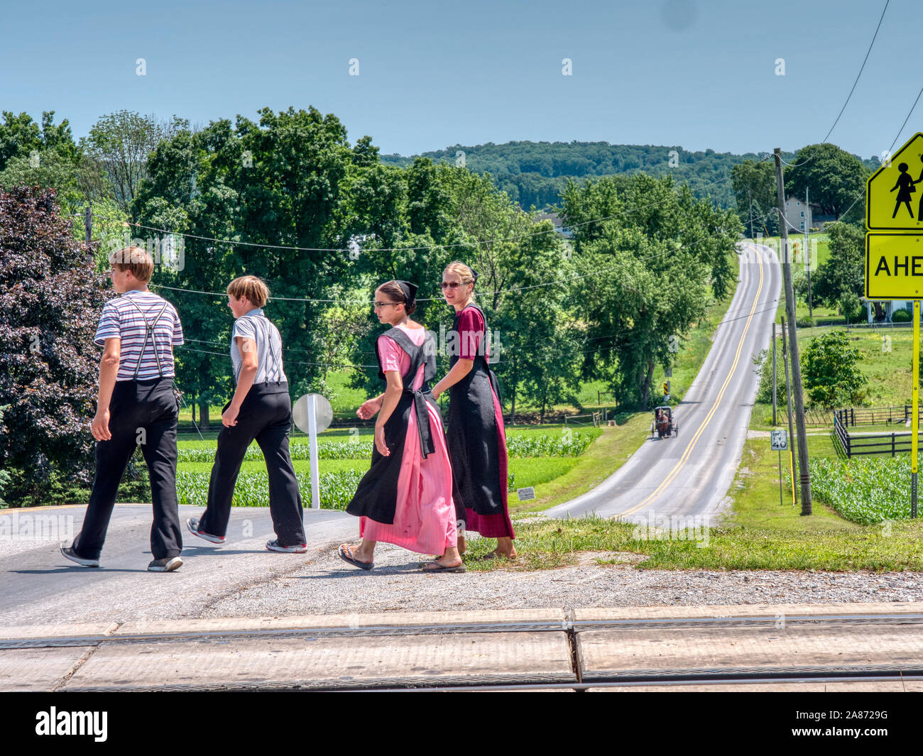 Amish people dress hi-res stock photography and images - Alamy