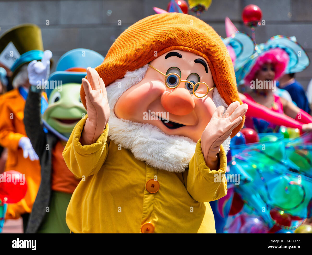 Seven Dwarf Doc characters from the Festival of Fantasy Parade at the ...