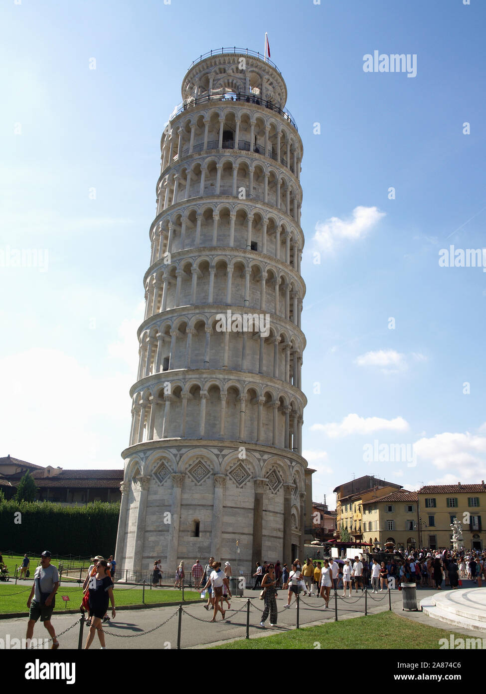 The world famous landmark of the Leaning Tower of Pisa in Italy Stock ...